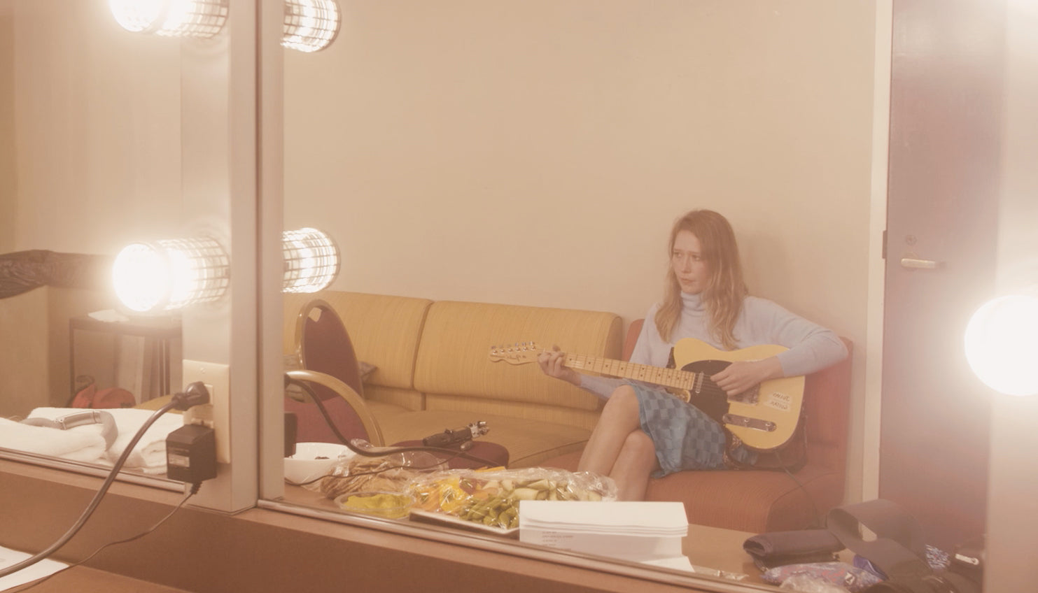 Watch Julia Jacklin's live performance of "Comfort" ahead of her North ...